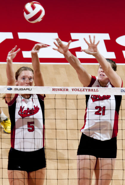 No. 3 Stanford sweeps Nebraska at Devaney | Volleyball | journalstar.com
