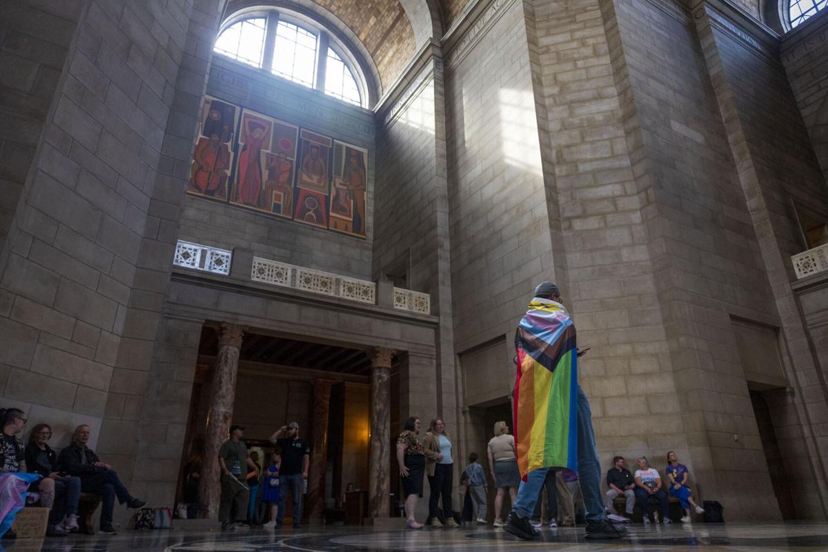 Nebraska lawmakers advance transgender bathroom, sports ban