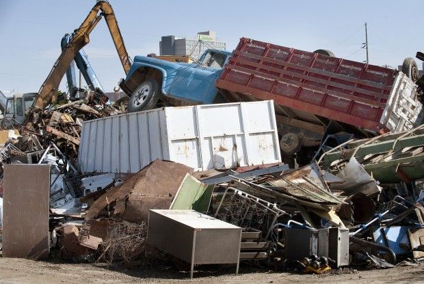 Gallery: Moving a pile of metal | Photo galleries | journalstar.com