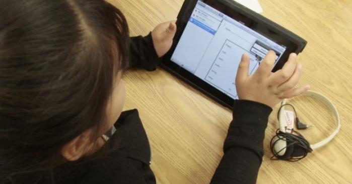 Nebraska schools throw iPads into technology mix