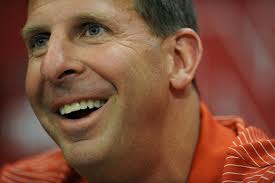 Big egos won't fit on NU staff, Pelini says