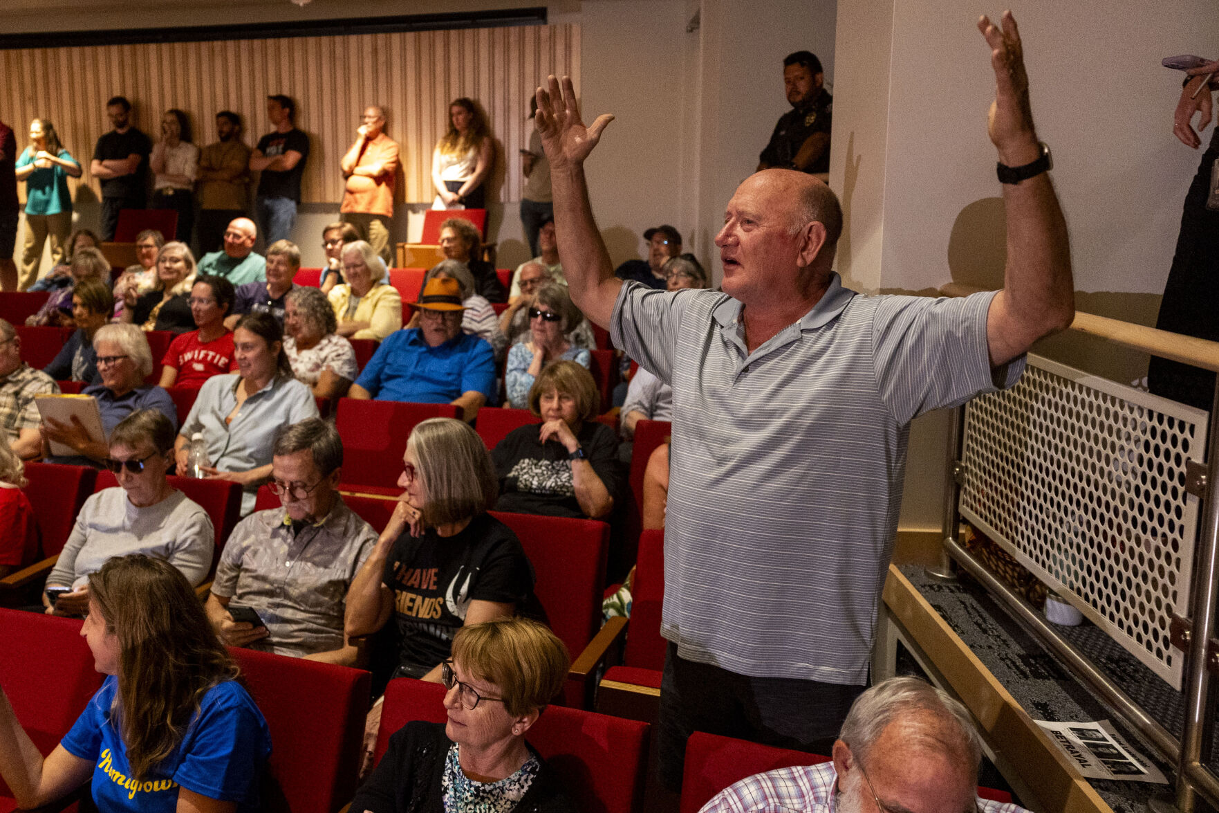 Lincoln woman Sarah Davis goes viral over Flood question