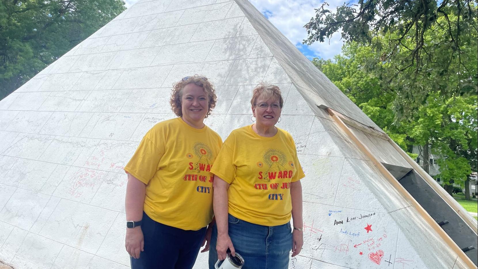 Seward's "keeper of the crypt" opens the pyramid on top of the world's ...