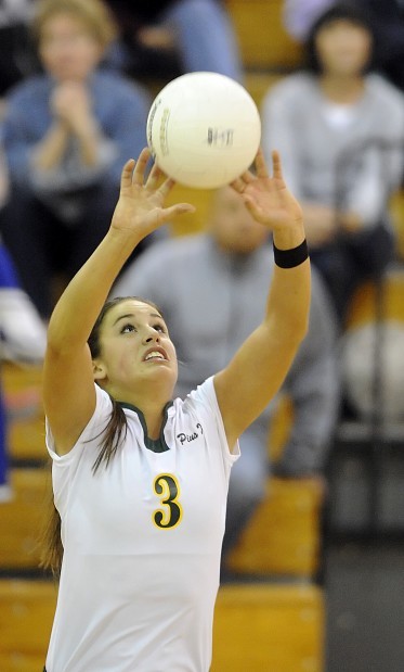 Lauren Cook to start at setter for UCLA