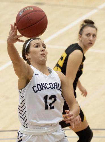 Sibbel scores career-high 26 points, Barry slams door late as No. 1 ...