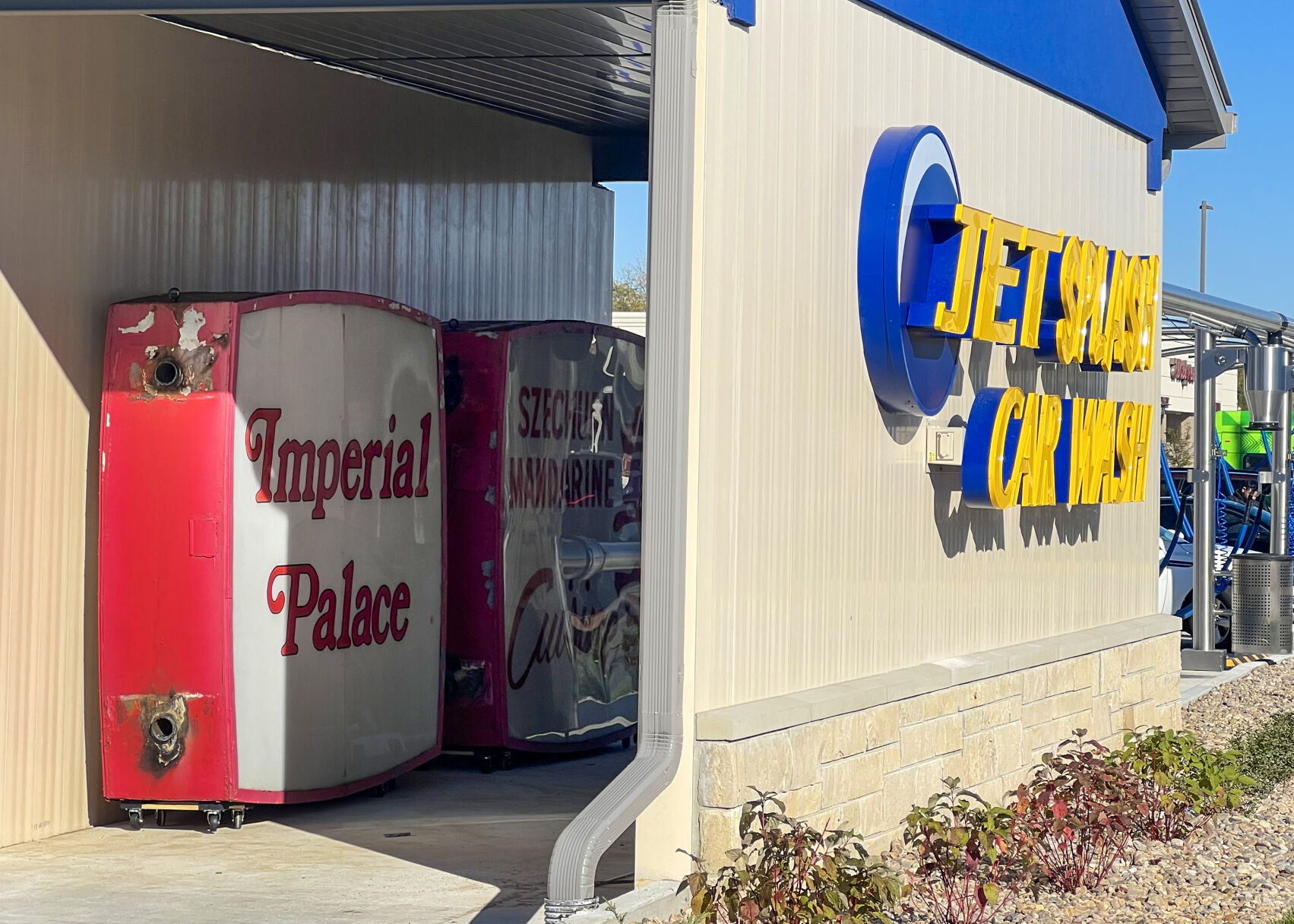 Last trace of Imperial Palace disappears as iconic sign comes down