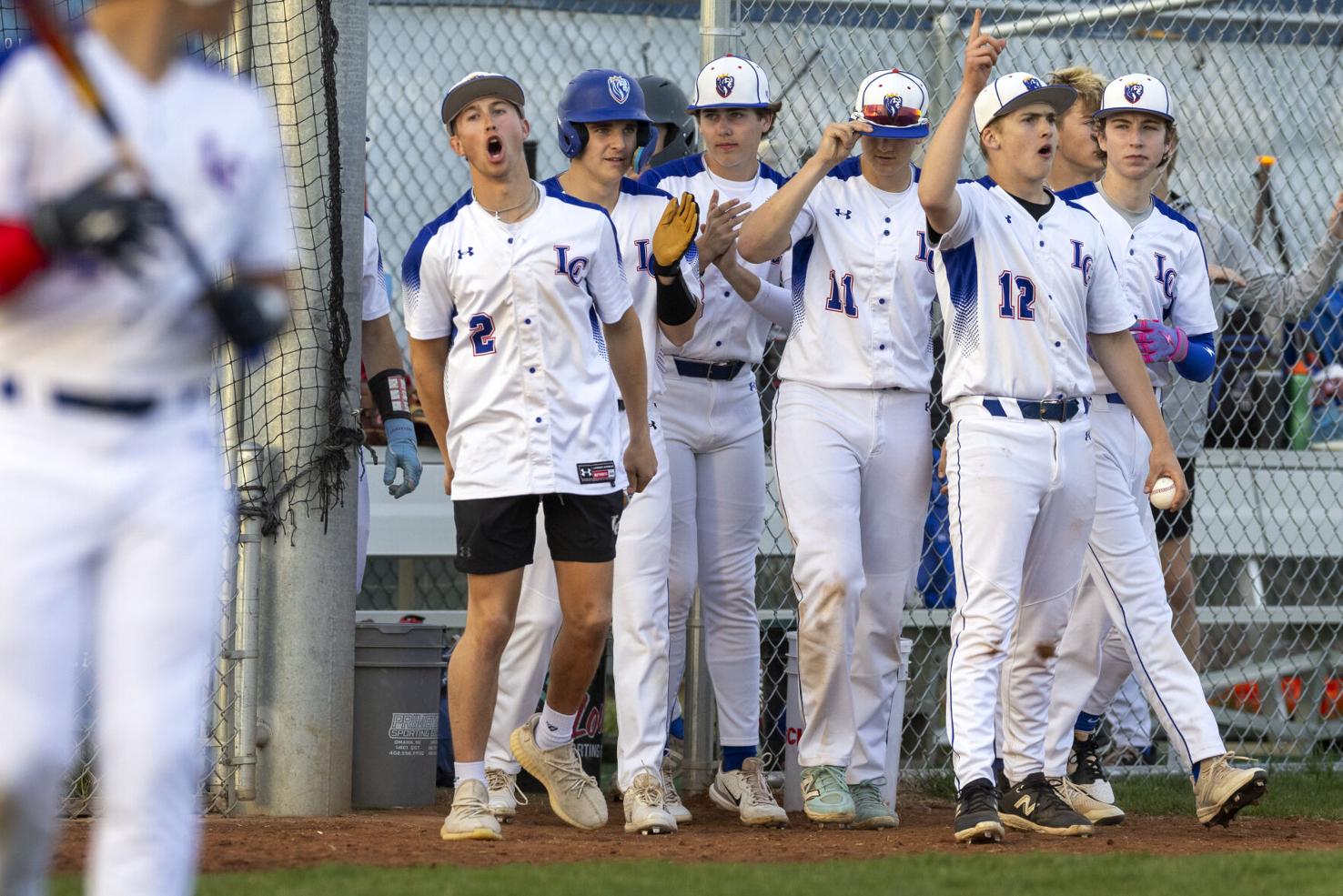 Malcolm takes advantage of strong winds, hits three home runs in win ...