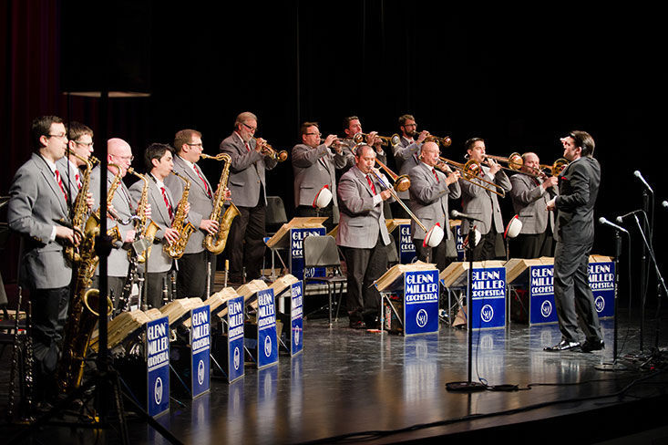 Review: Glenn Miller Orchestra transports crowd back to the '40s