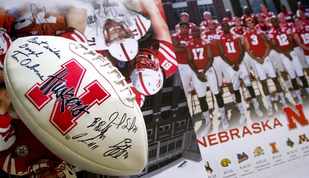 Faith, football come together in dying man's living room