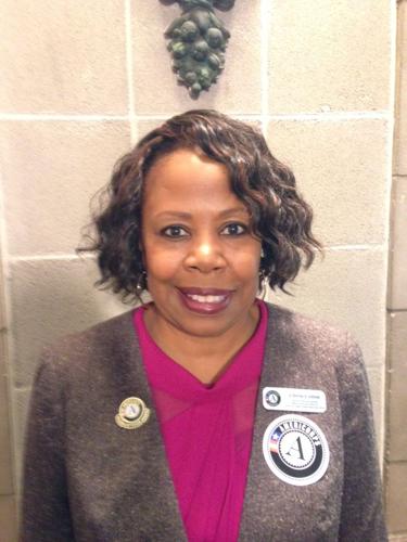 Ricketts honors veterans, volunteers with Capitol pinning ceremony