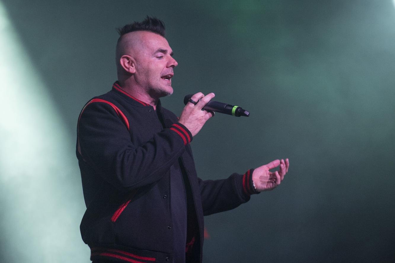 Lincoln singer Bryan Olesen moves to 'The Voice' live finals