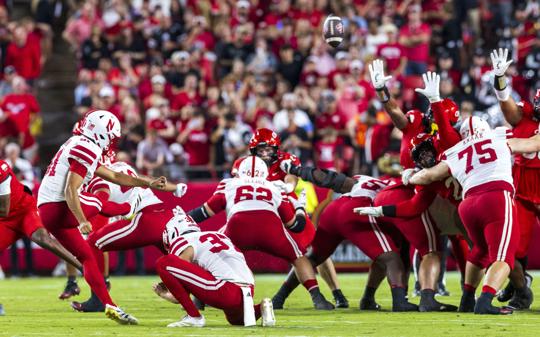 Nebraska football defeats Cincinnati 20-17 in season opener