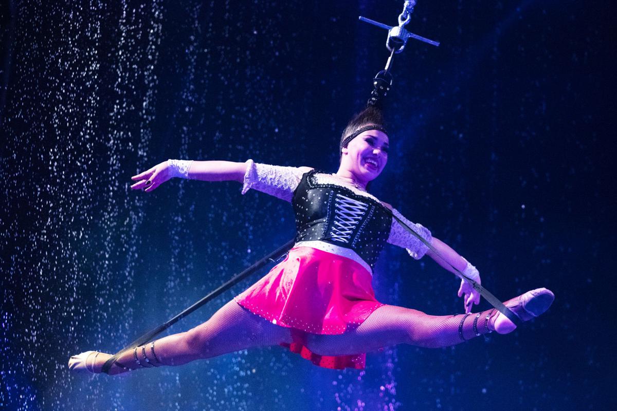 Italian water circus sets up shop in Gateway Mall parking lot