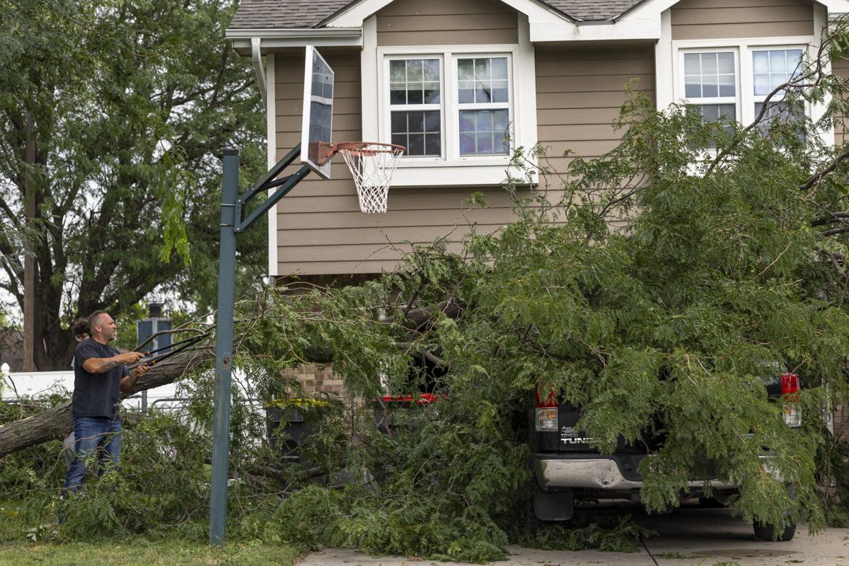 Nebraska storms kill 1, deal damage in Lincoln, Omaha