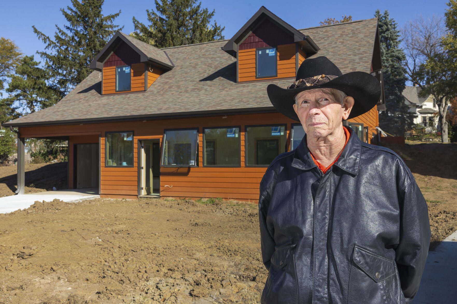 Lincoln man builds partially underground home