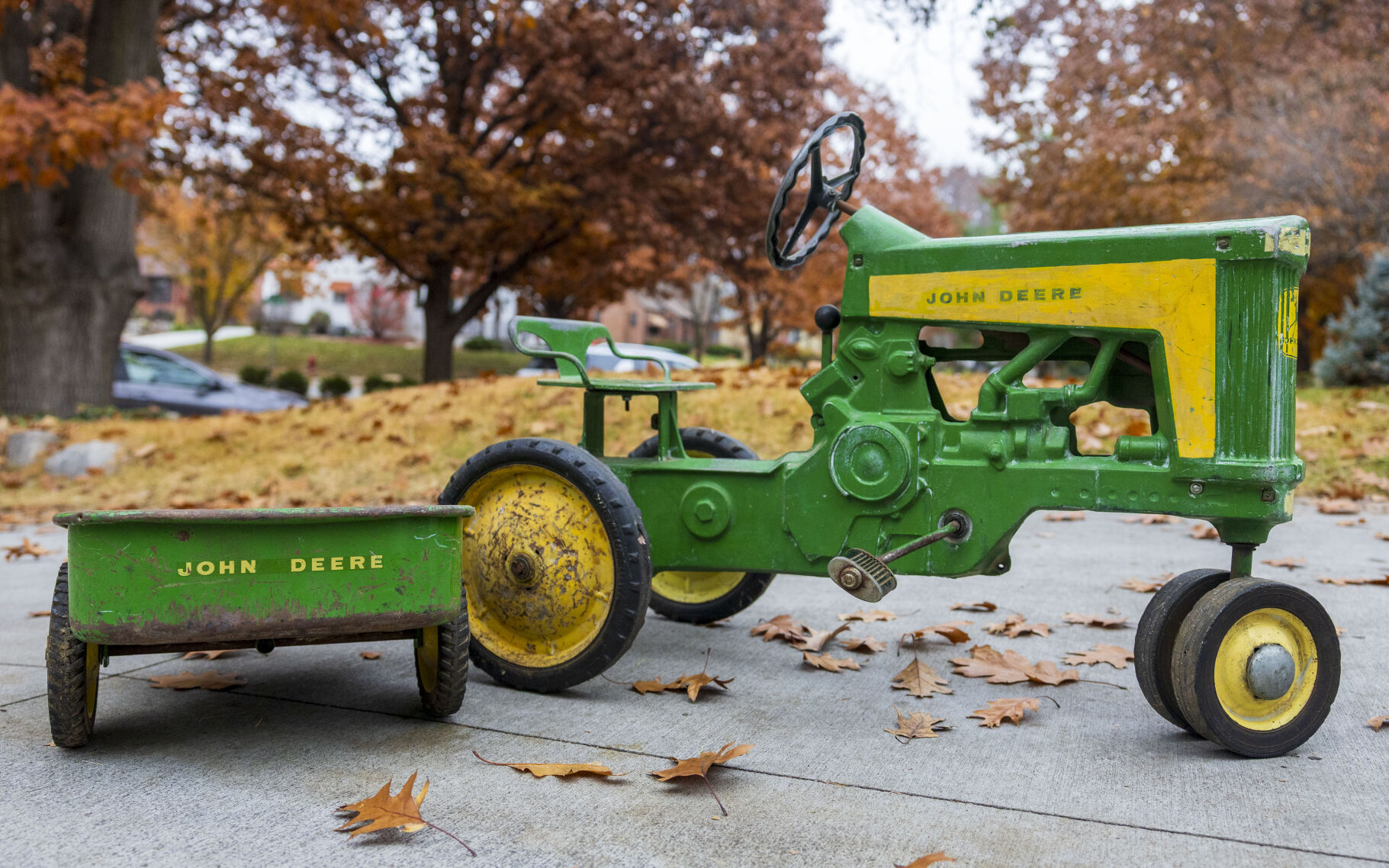 Vintage John Deere child's tractor returns to Lincoln man
