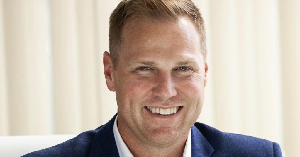 Ricketts brands GOP gubernatorial candidate Brett Lindstrom as 'a liberal'