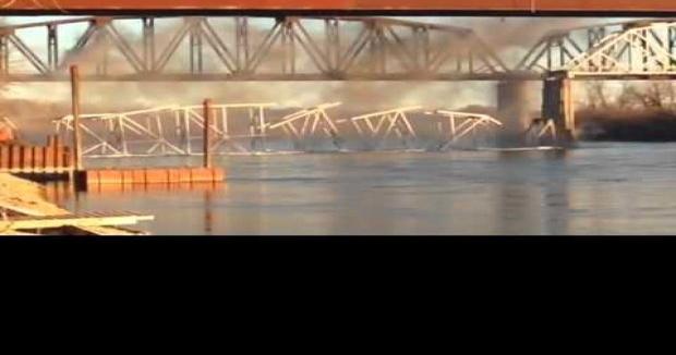 Video: Rulo bridge demolition