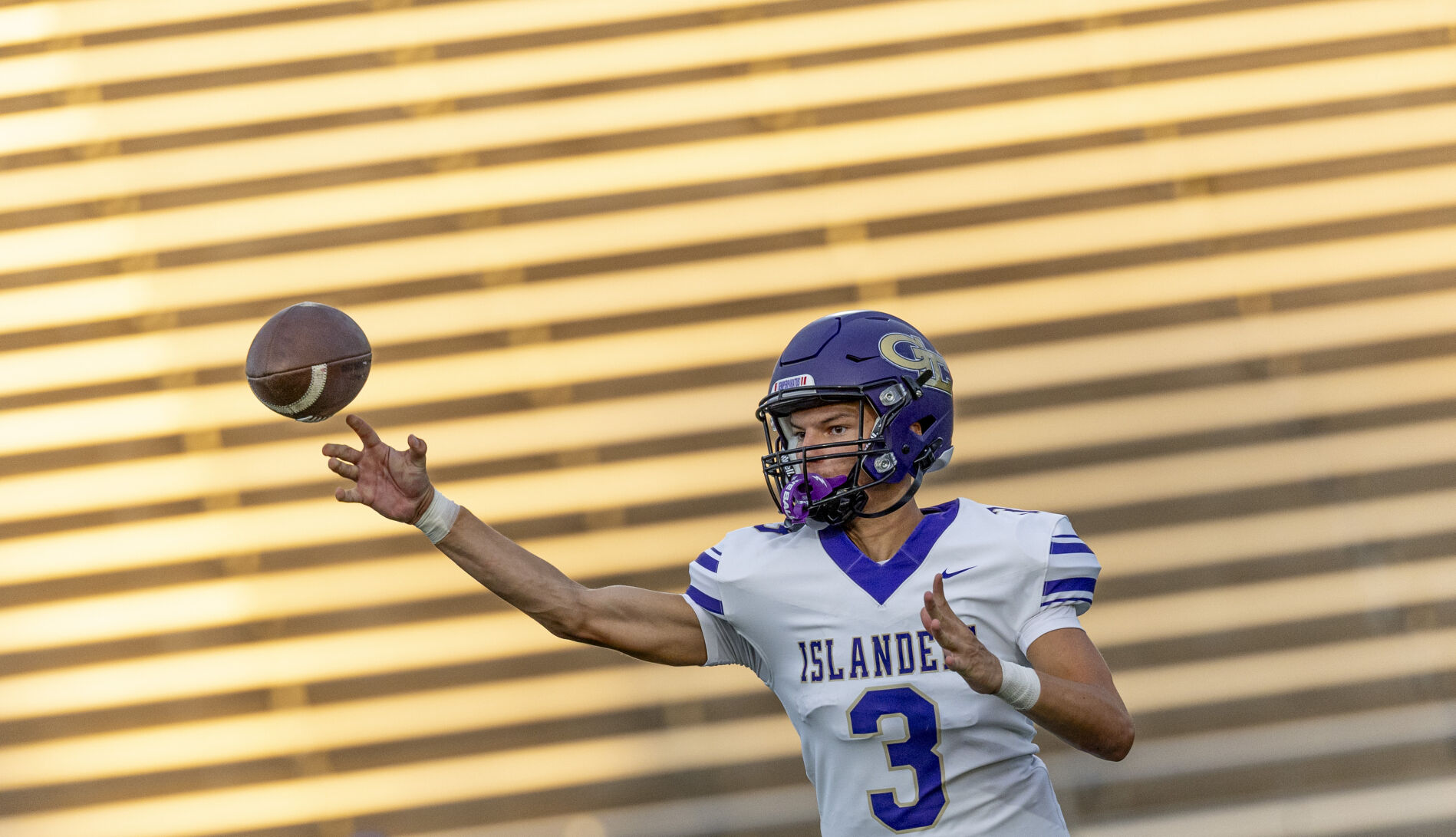 Lincoln Southeast dominates Grand Island to open the 2025 high school ...