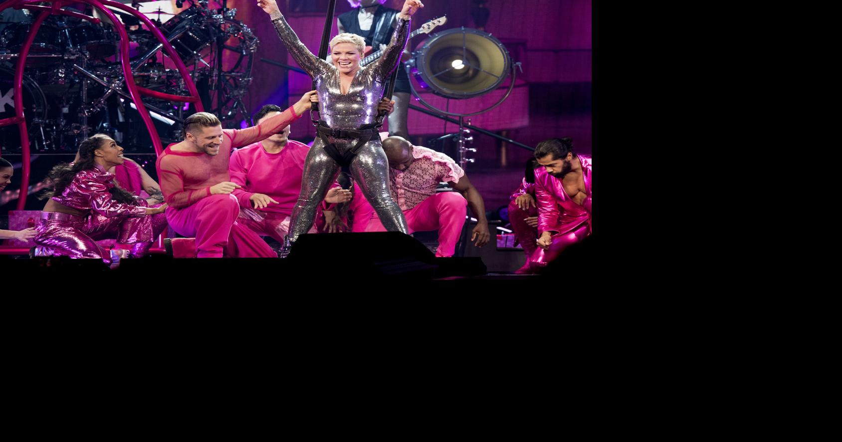 Pink to return to Lincoln arena in October