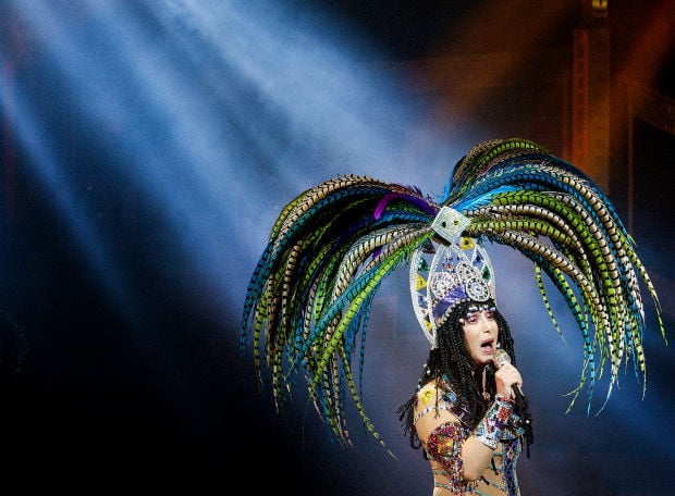 Cher entertains with spectacular Lincoln show