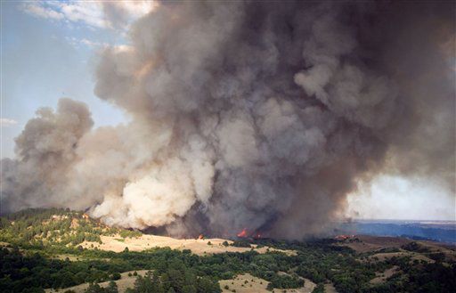 Firefighters gaining control of wildfires; Niobrara to reopen to floaters