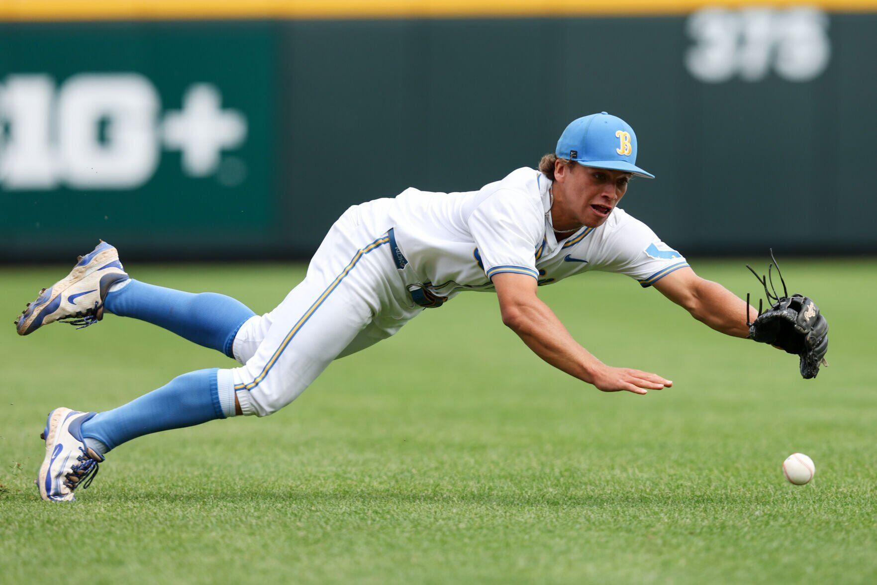 Arkansas catcher, Omaha Creighton Prep grad Elliott Peterson transfers ...