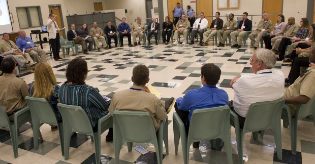 Class held at prison brings college students, inmates together
