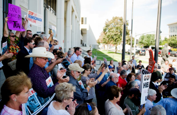 Keystone XL pipeline protesters rally before court hearing
