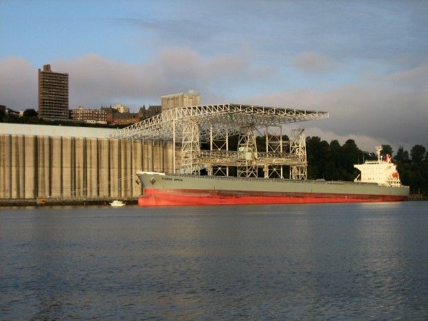 CHS, Cargill split from foreign grain terminals, still negotiating