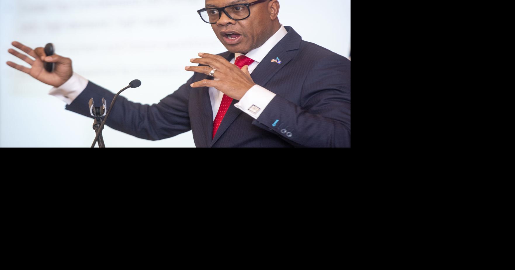 Goins will remain Nebraska economic development director