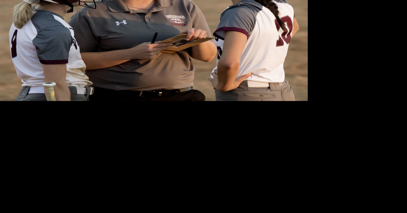 No. 3 Waverly gives former Viking and new coach her first victory