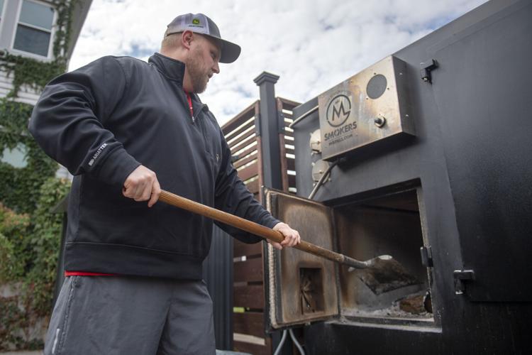Lincoln railroad worker opens Texas barbecue restaurant in the ...