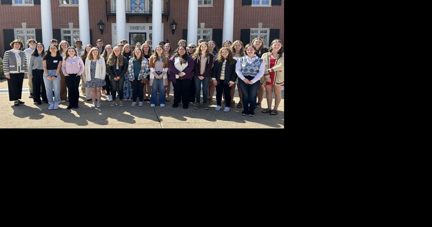 NFWC sponsors 37th Sophomore Pilgrimage to State Capitol