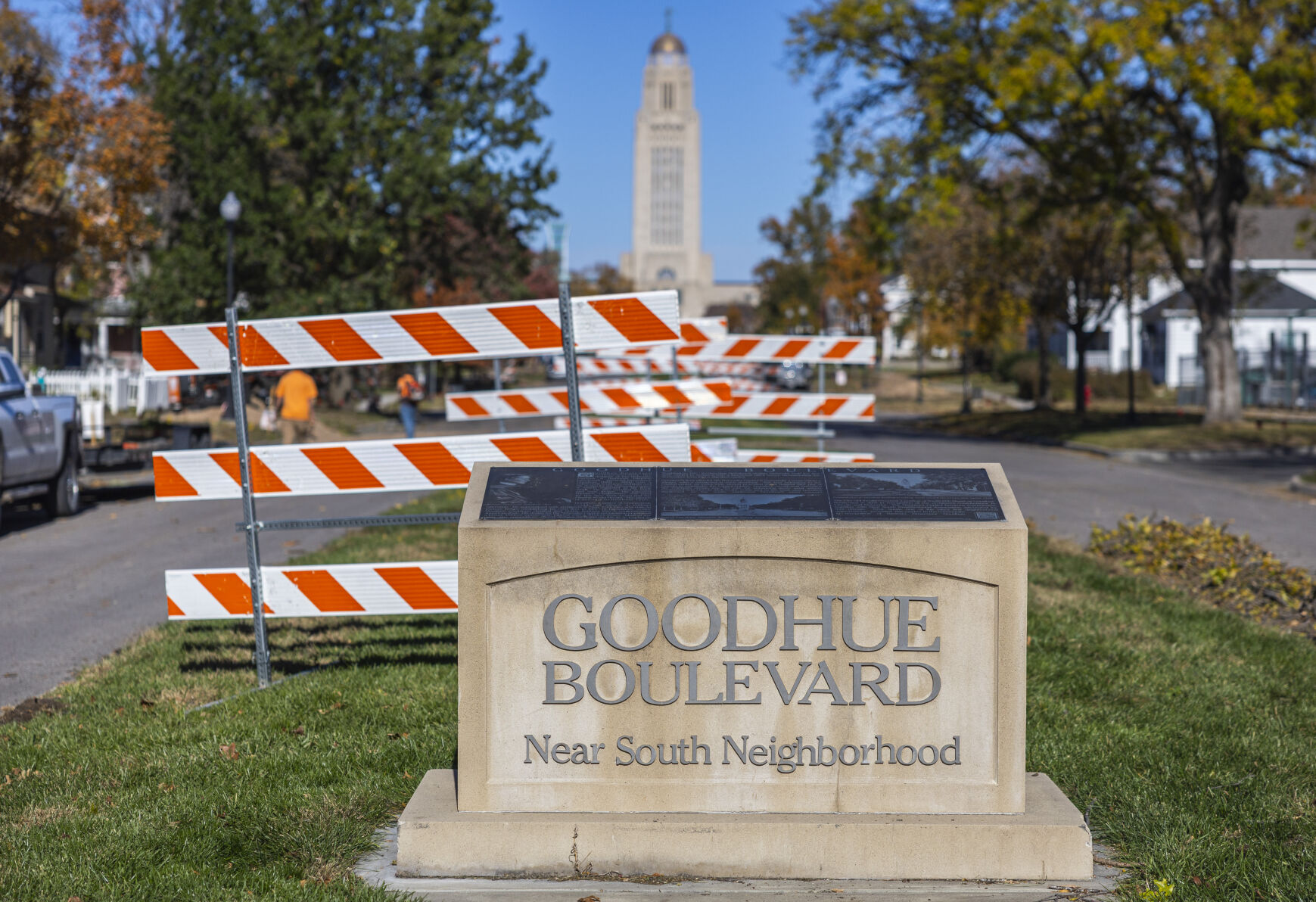Lincoln axes trees along Goodhue Boulevard; neighbors react