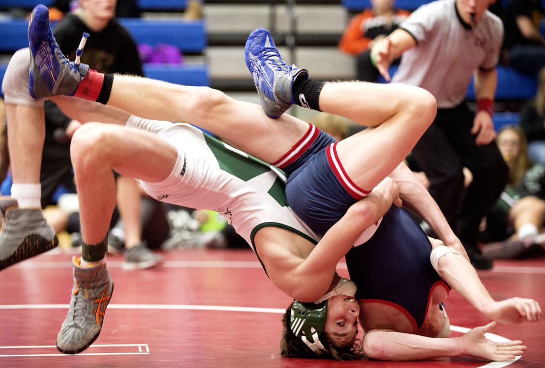 Syracuse sophomore wrestlers set sights on state