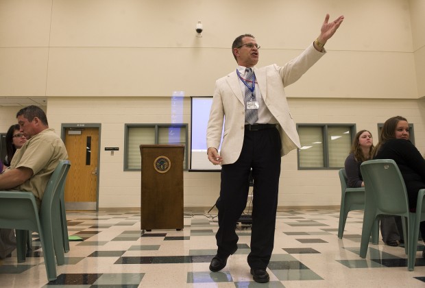 Class held at prison brings college students, inmates together