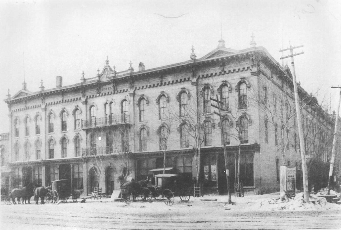 PhotoFiles: Early Lincoln hotels and motels