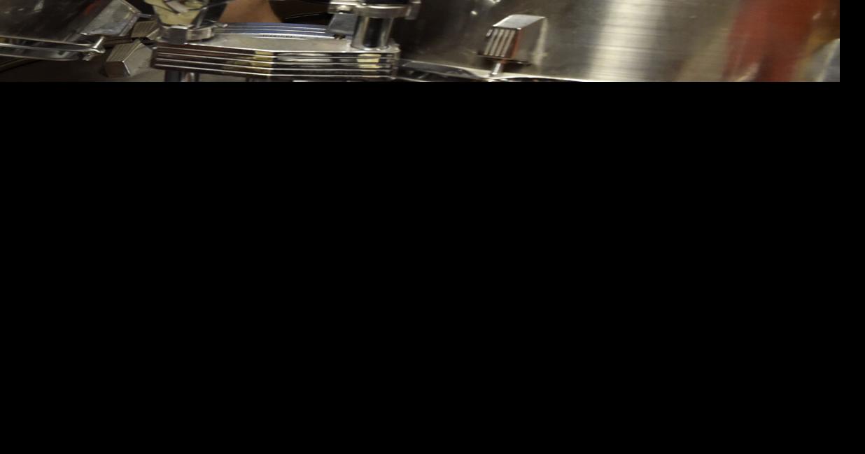 Live Yes Studios /COPYRIGHT RESTRICTED