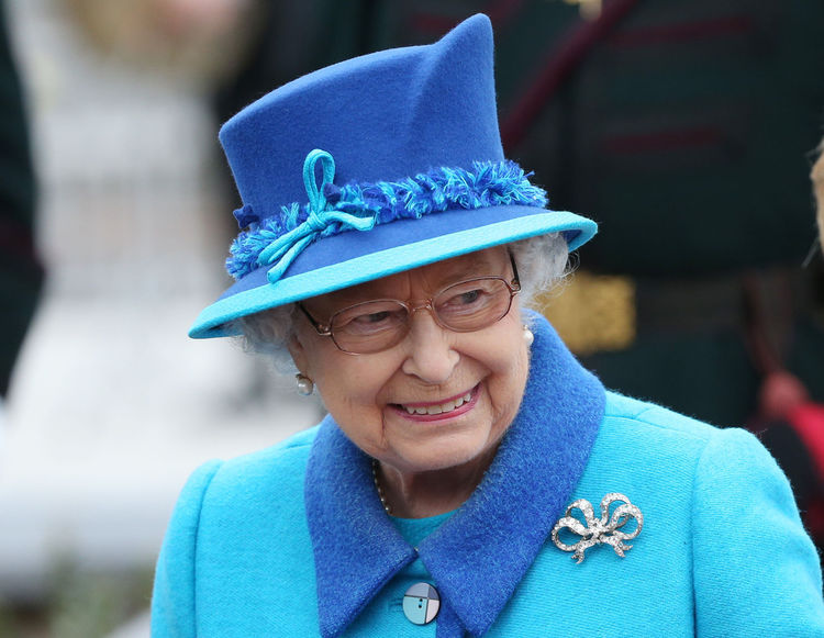 Queen Elizabeth II's daily drinking schedule