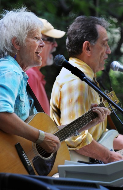 Photo blog: Community Foundations Gardens Performance series