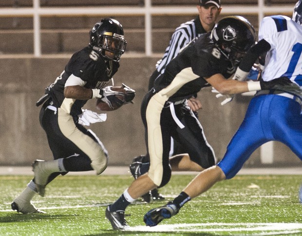 Gallery: Lincoln Southeast vs. Creighton Prep football, 10.28.2011 ...
