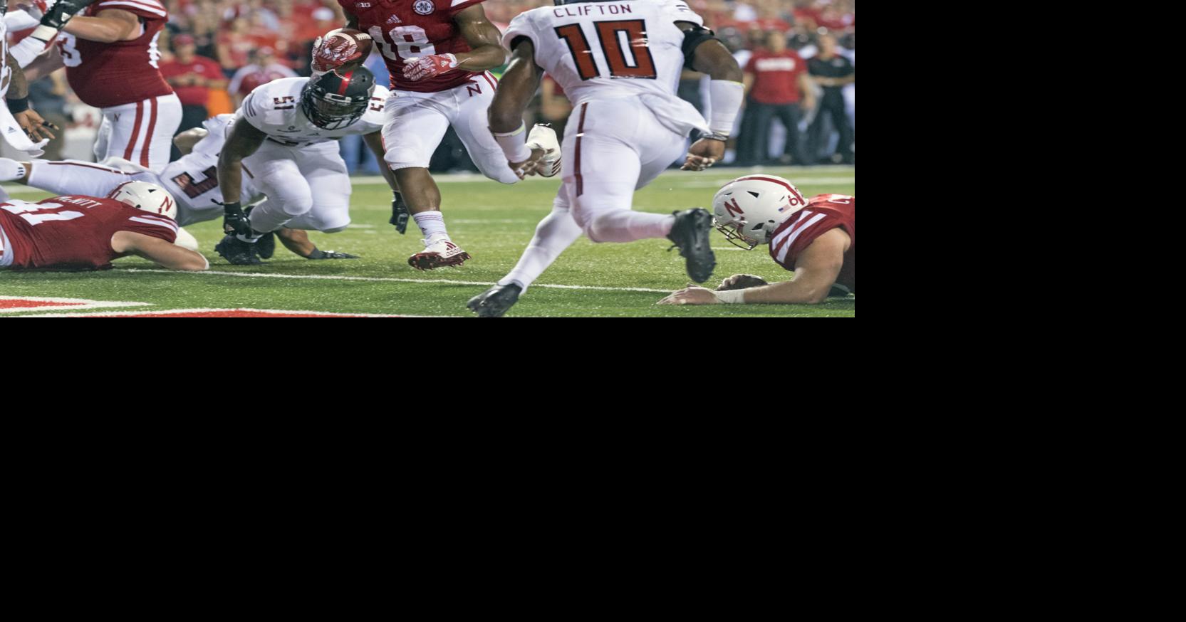 Bryant's rhythm helps rushing attack find balance