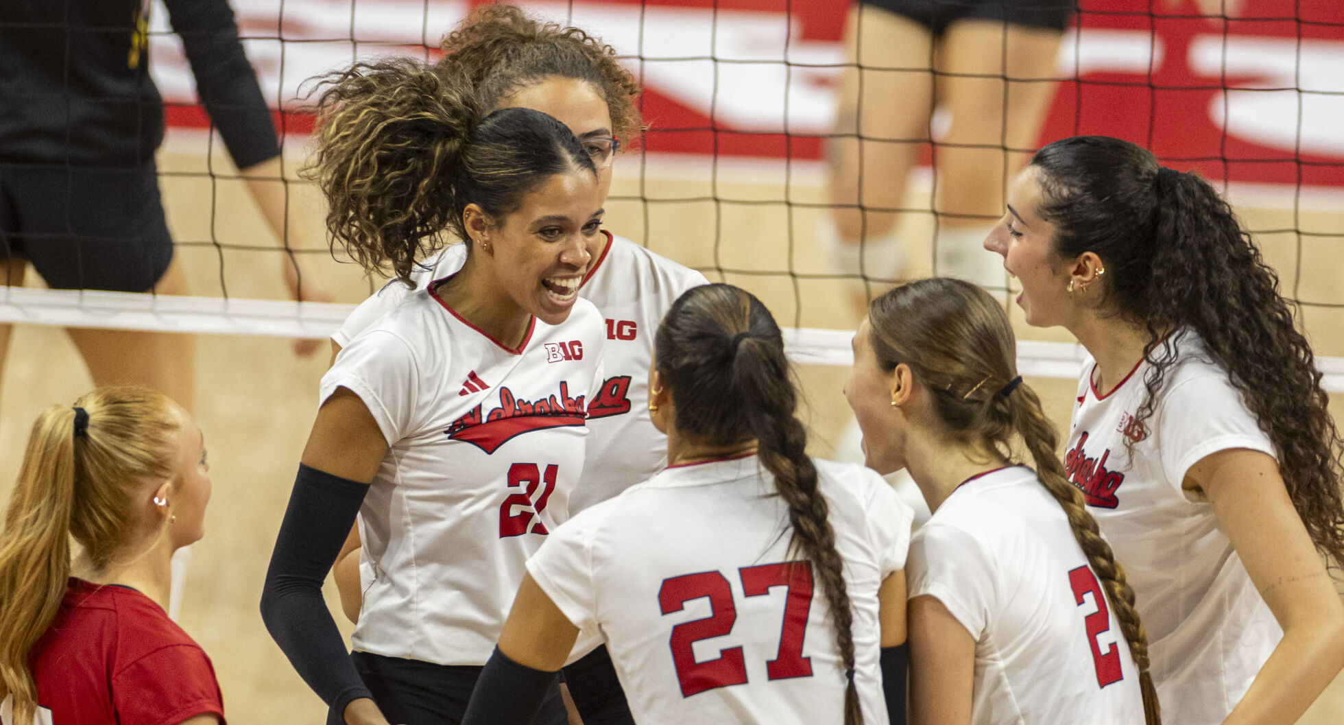 No. 1 Nebraska volleyball sweeps Maryland: Match recap