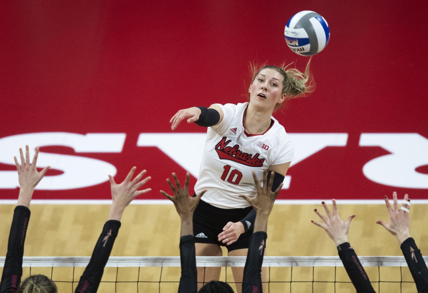 From a historic award to NIL deals, it's been a memorable freshman ...