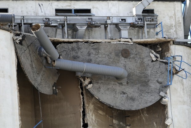 2 dead after grain elevator collapses in Kansas