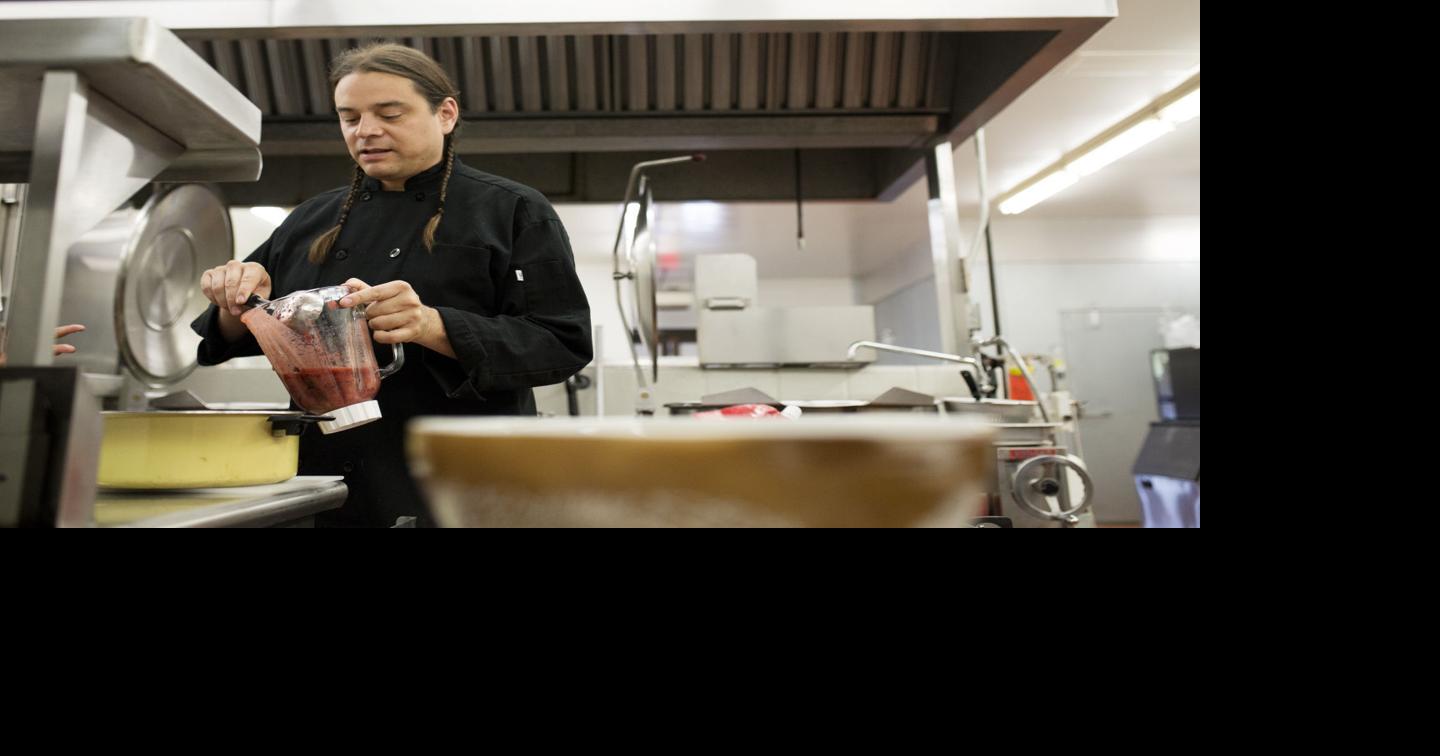 Native chef shares skills, philosophy with leadership students
