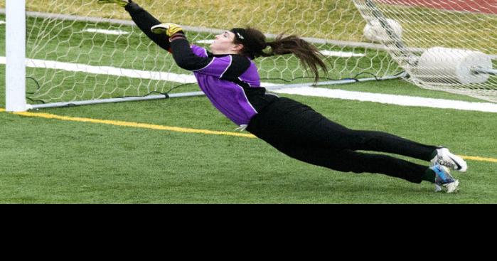 Prep girls soccer: Scotus rallies with fill-in coach