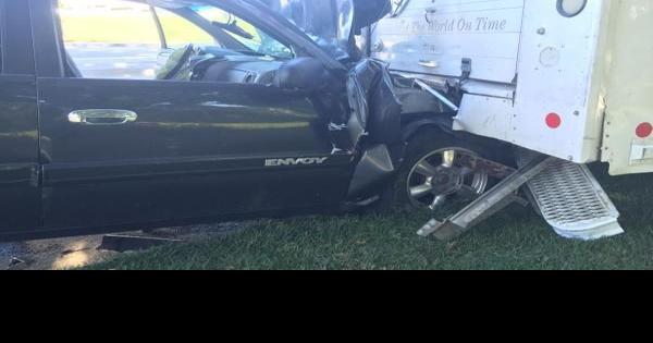 SUV hits FedEx truck in north Lincoln