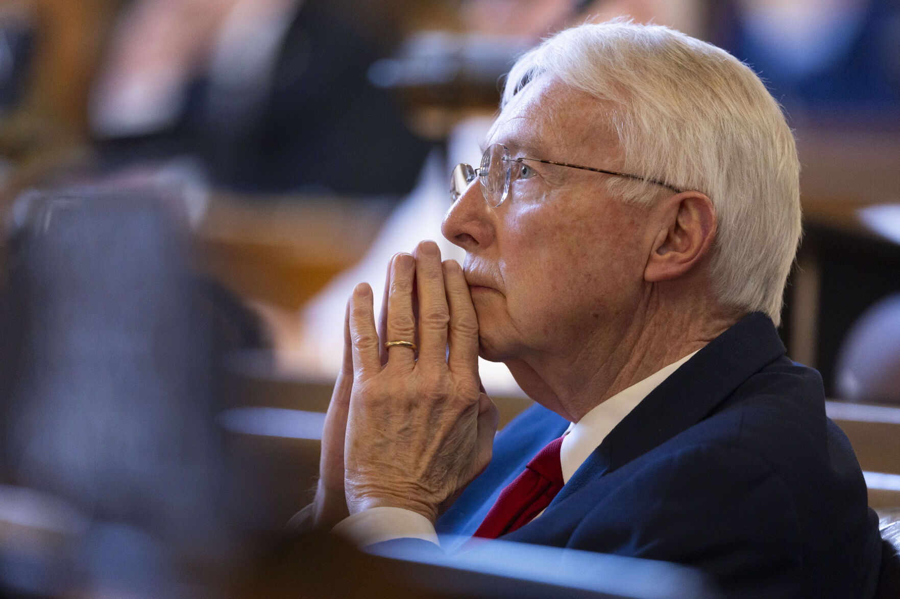 Nebraska lawmakers advance transgender bathroom, sports ban